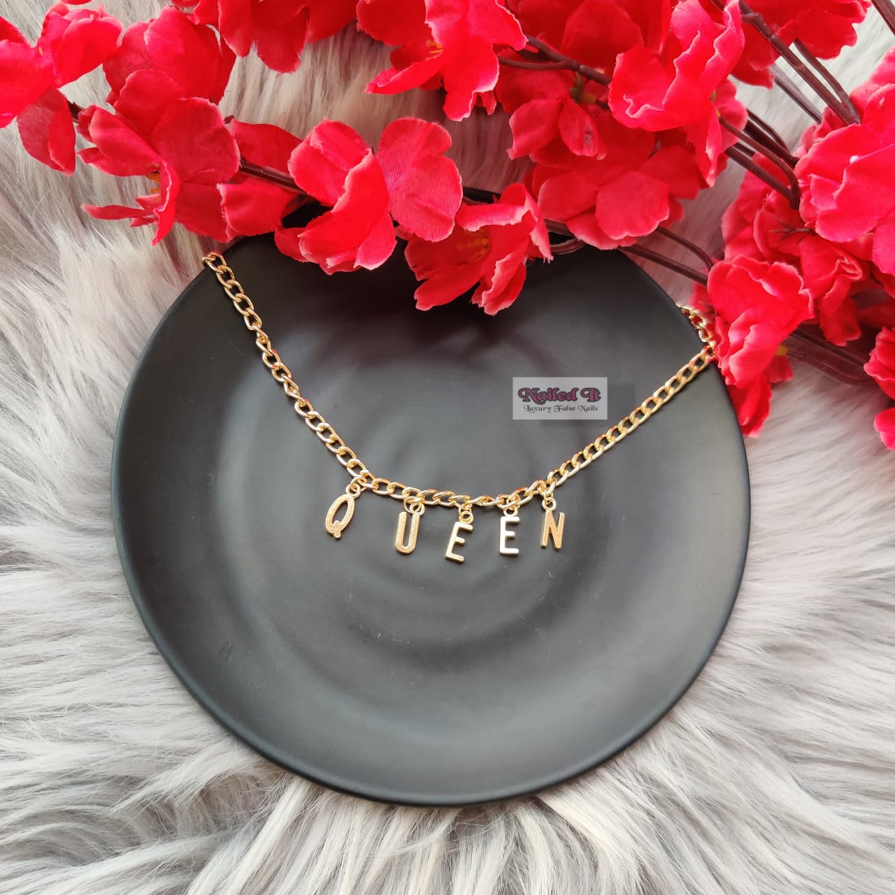 QUEEN Neck Piece - Nailed It